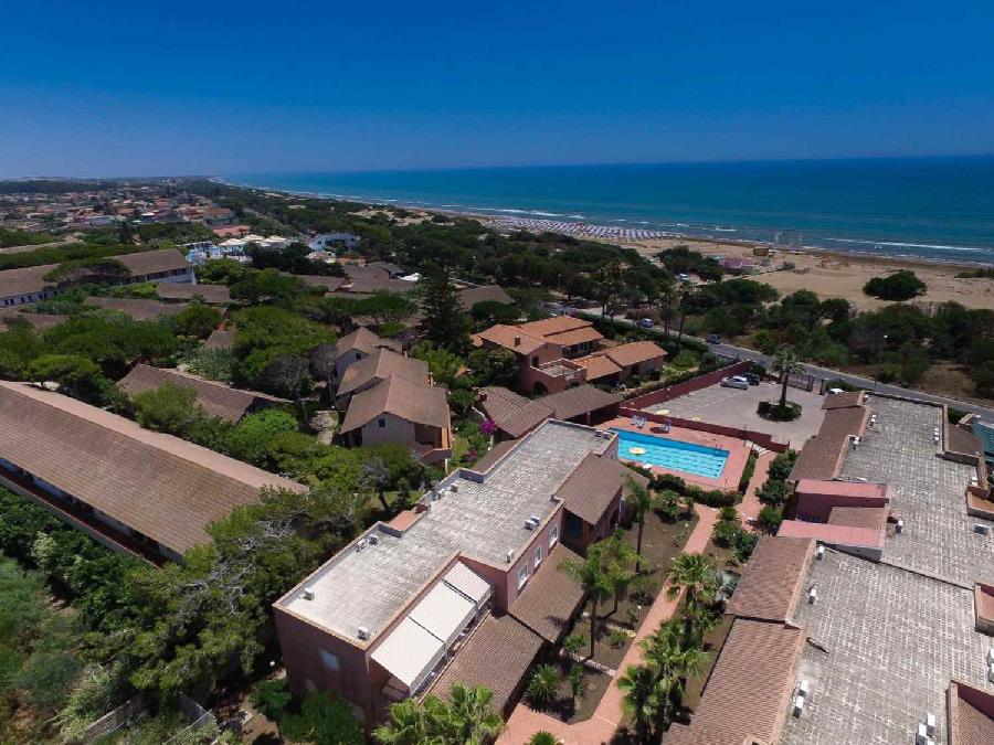 Villa Sicily and Apartments to rent in Ragusa Province on the Beach